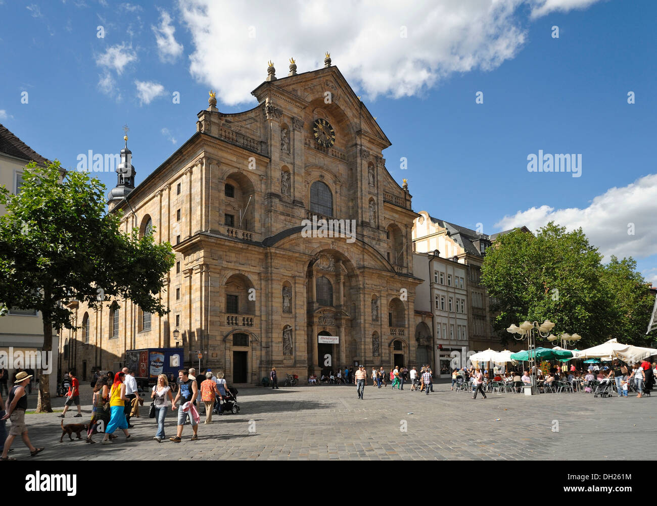 Parish Church of St. Martin, Gruener Platz square, Bamberg, Bavaria ...