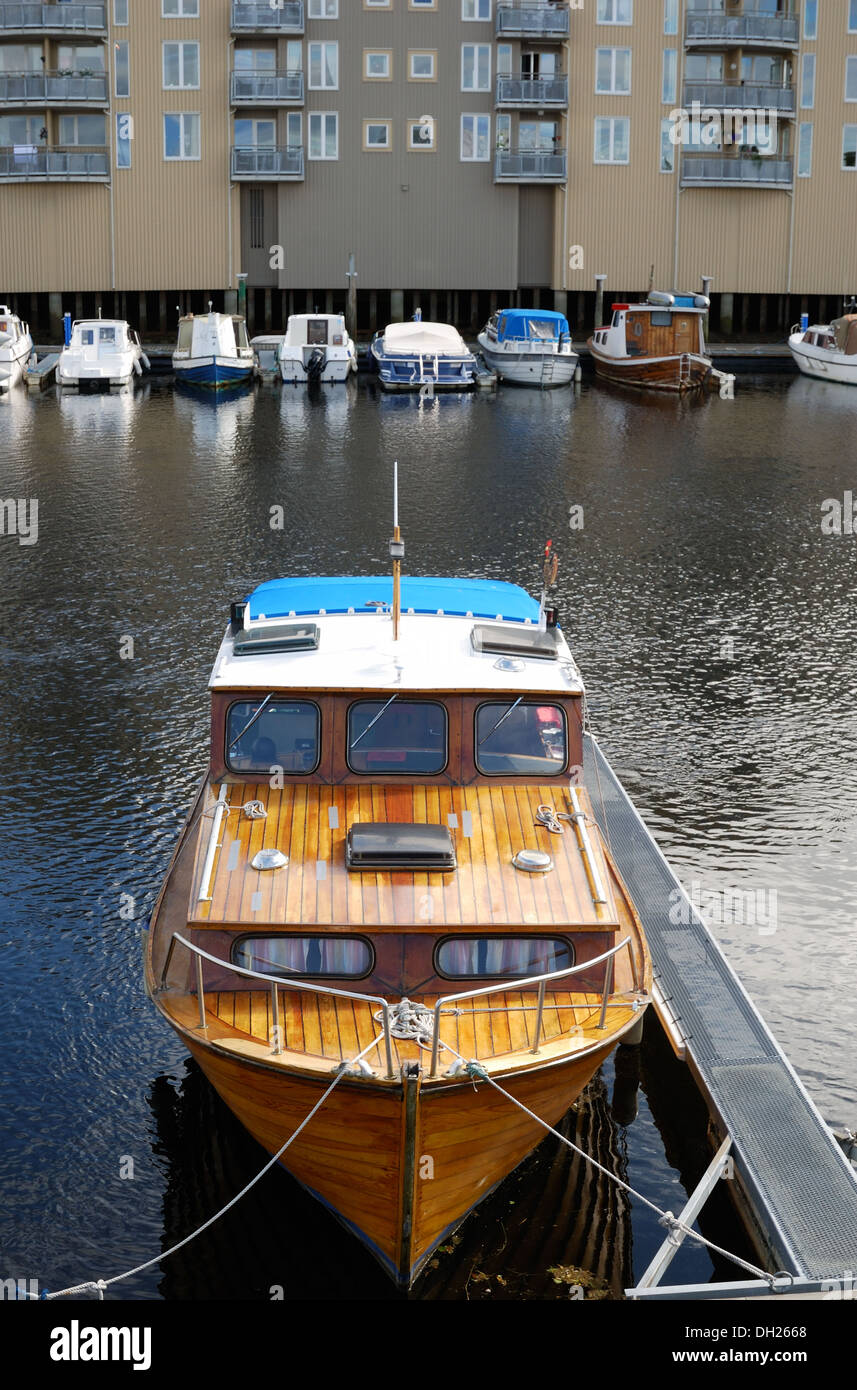 Mooring launch hi-res stock photography and images - Alamy