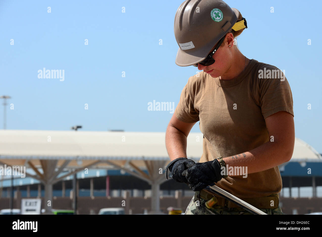 Steelworker constructionman amanda westensee hi-res stock photography ...