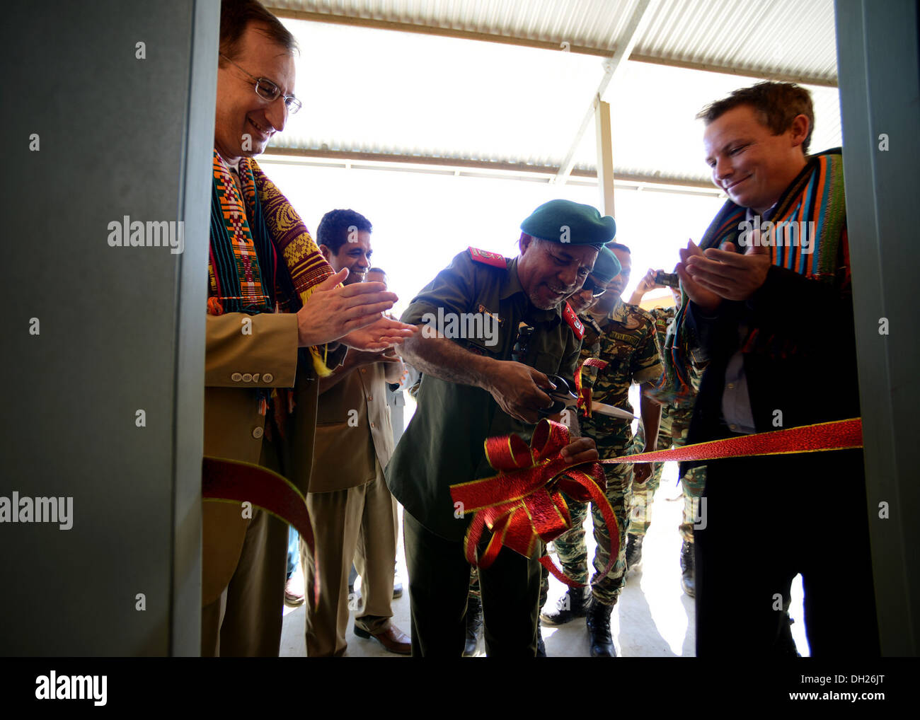 METRINARO, Timor-Leste – (Oct. 28, 2013) From left, Mr. Scott B ...