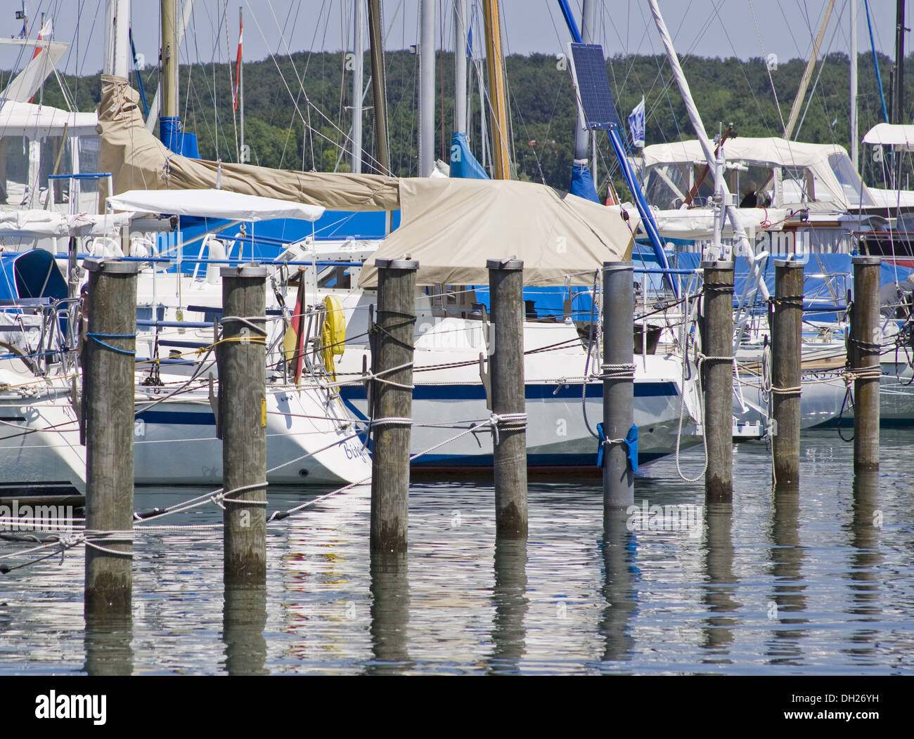 Place landing hi-res stock photography and images - Alamy