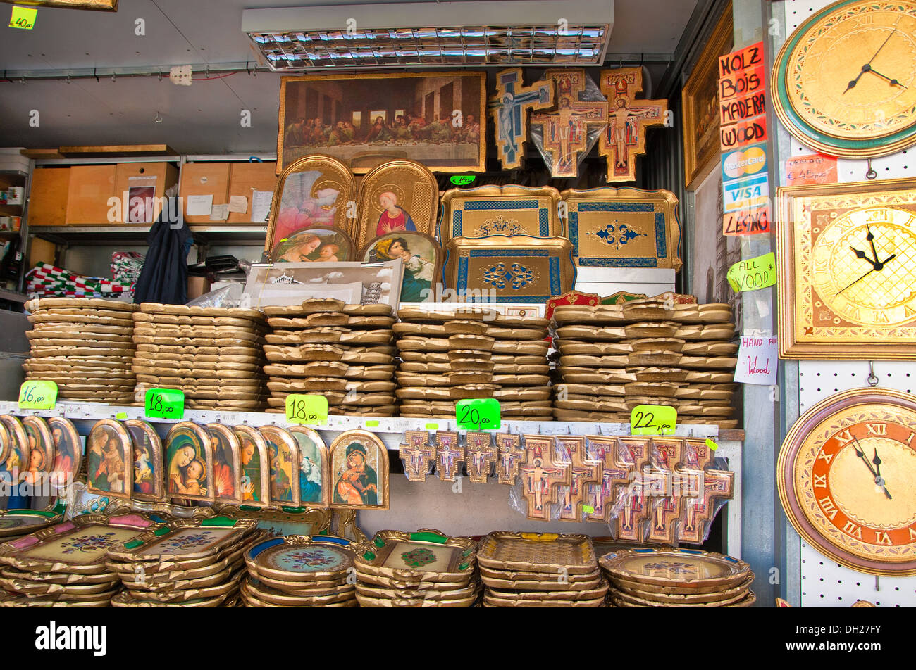 Pisa market hi-res stock photography and images - Alamy