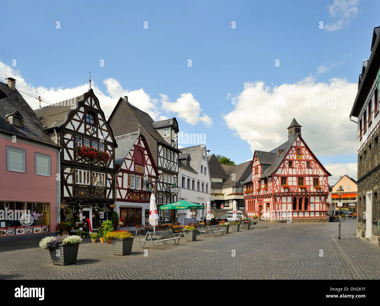 Ensemble of half-timbered buildings, Rhens, Upper Middle Rhine Valley ...
