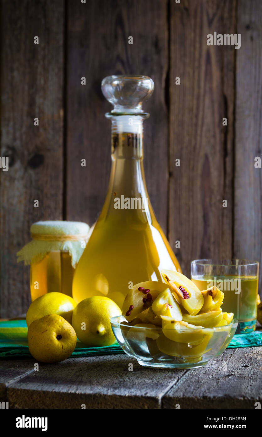 Quince table hi-res stock photography and images - Alamy