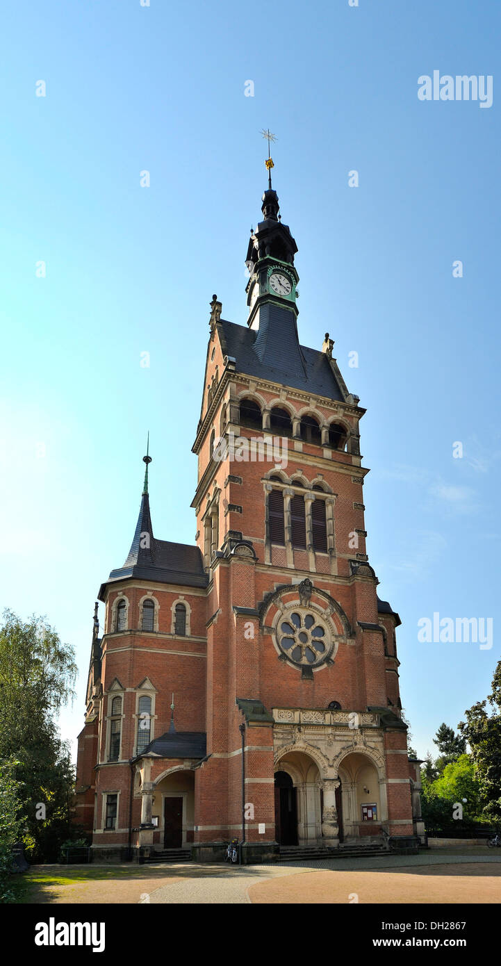 Red church hi-res stock photography and images - Alamy