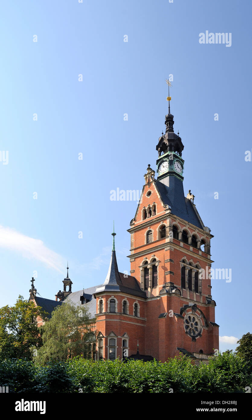 Red church hi-res stock photography and images - Alamy