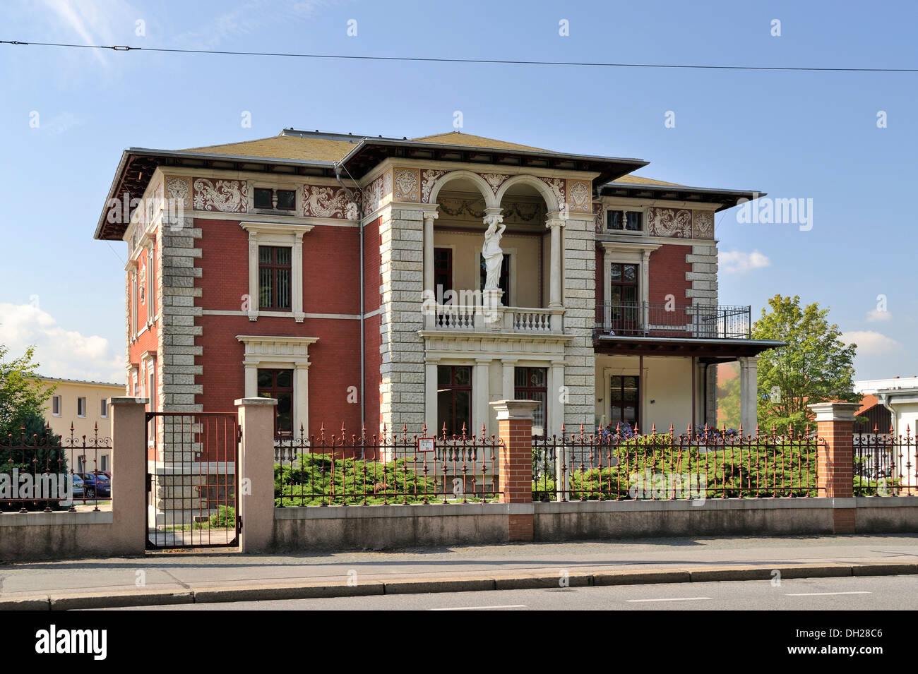 Tee_haus hi-res stock photography and images - Alamy
