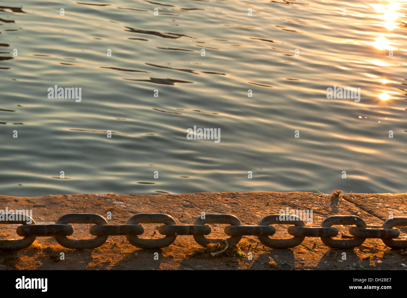 Chain port hi-res stock photography and images - Alamy