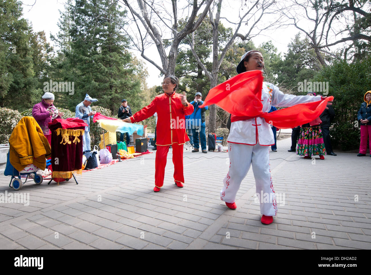Beijing street dance hi-res stock photography and images - Alamy