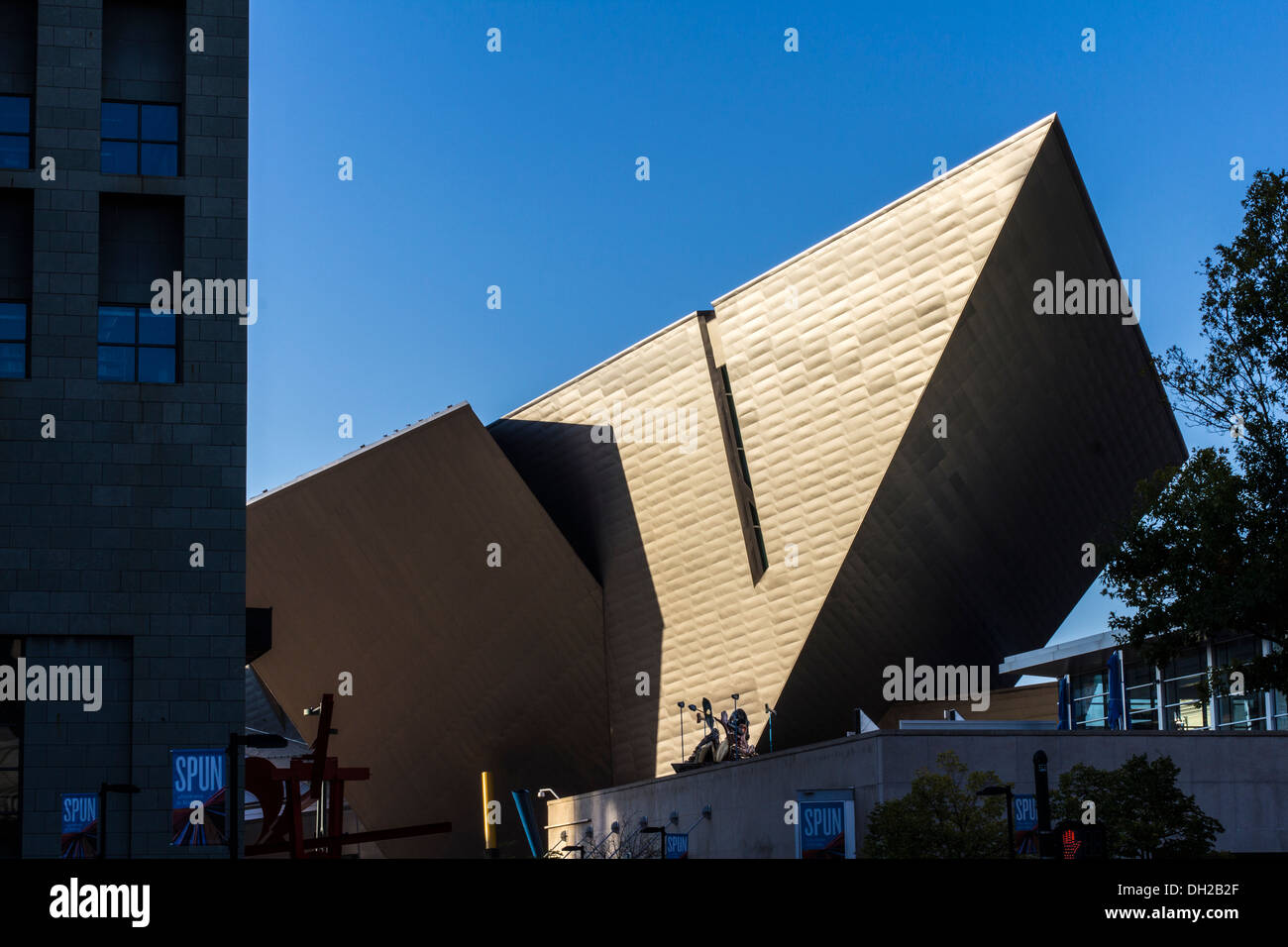 Denver Art Museum front view Stock Photo - Alamy