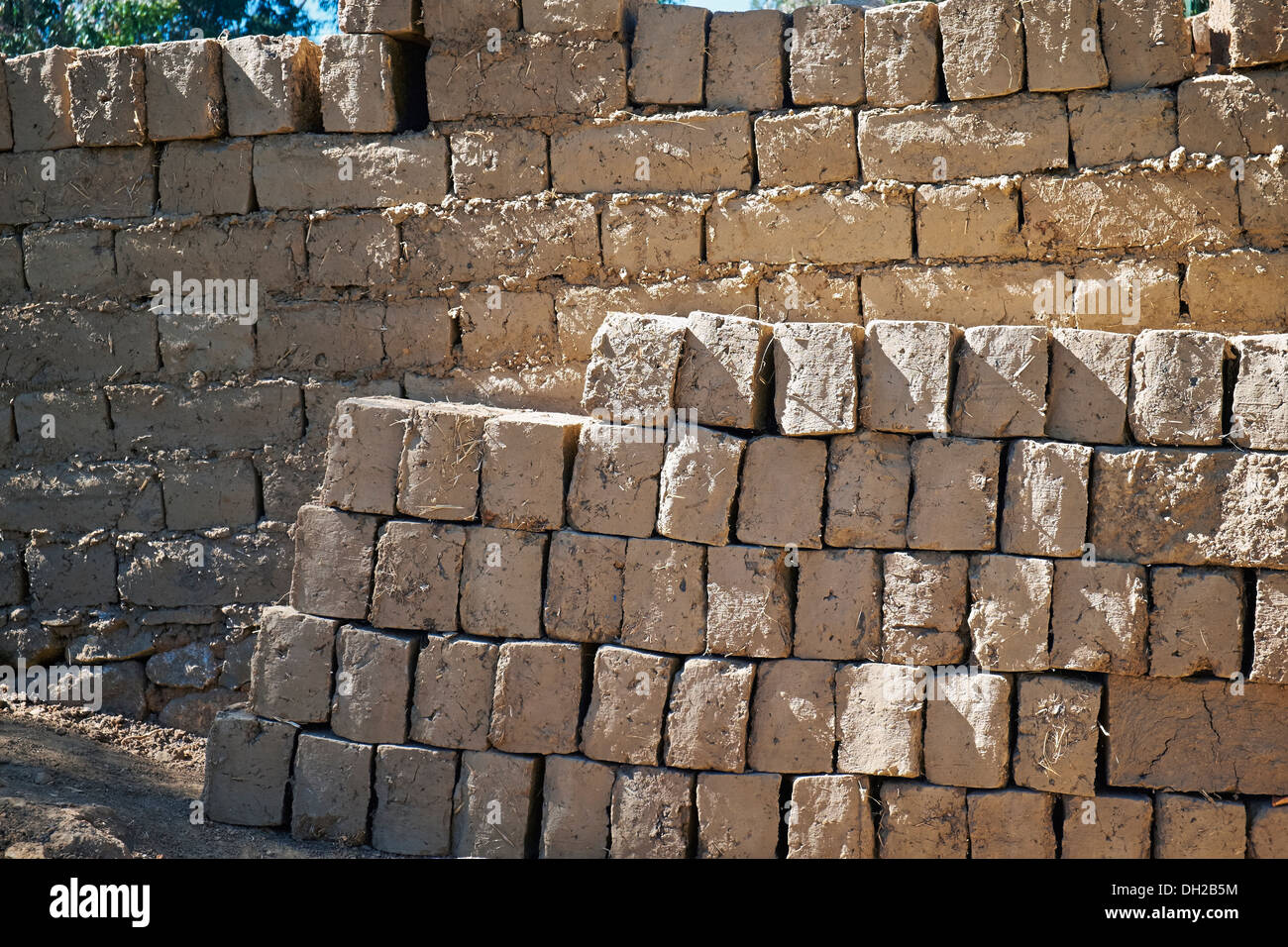 Adobe bricks hi-res stock photography and images - Alamy