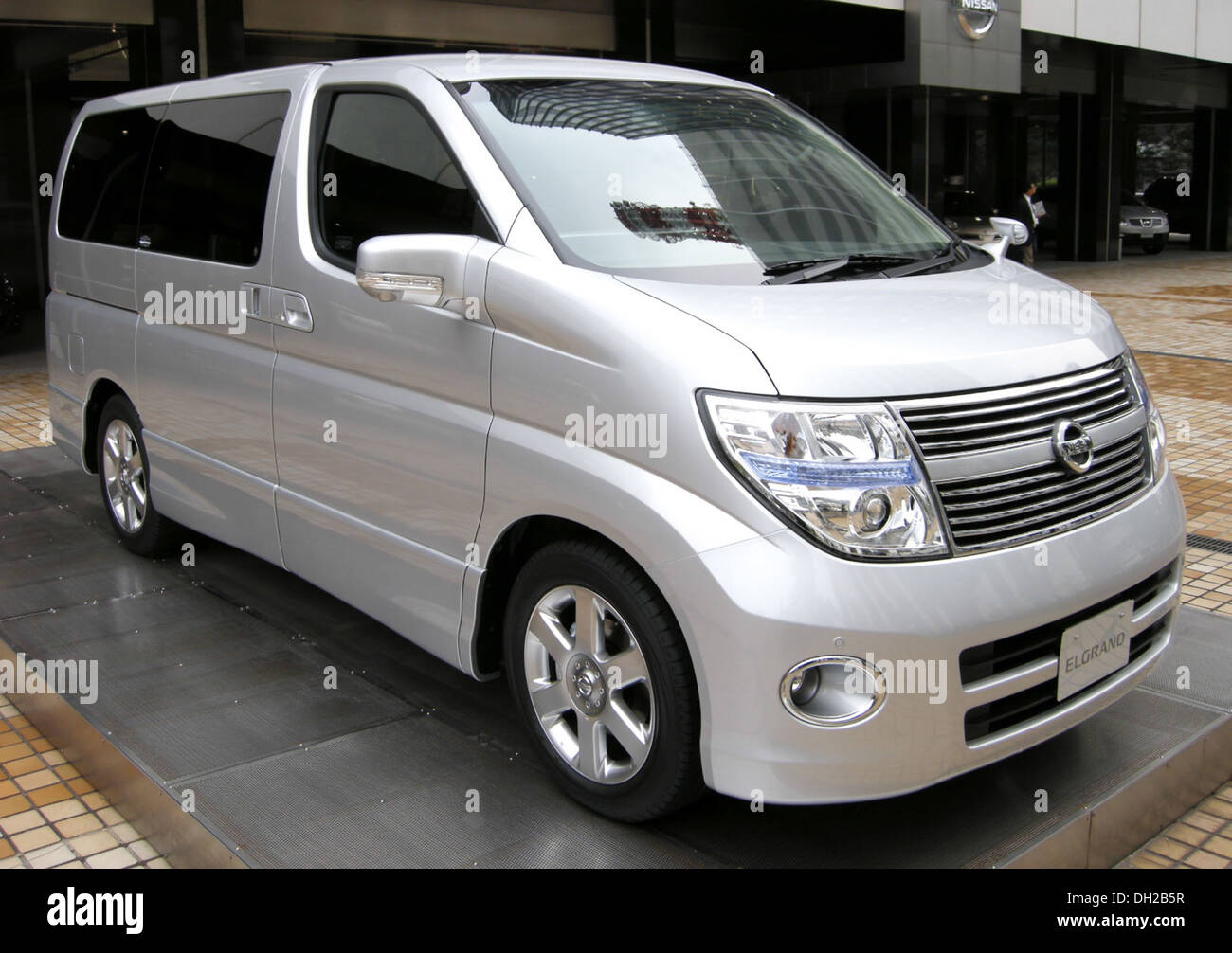 Nissan elgrand hi-res stock photography and images - Alamy
