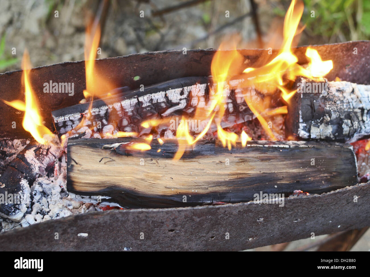 Ash embers grill hi-res stock photography and images - Alamy