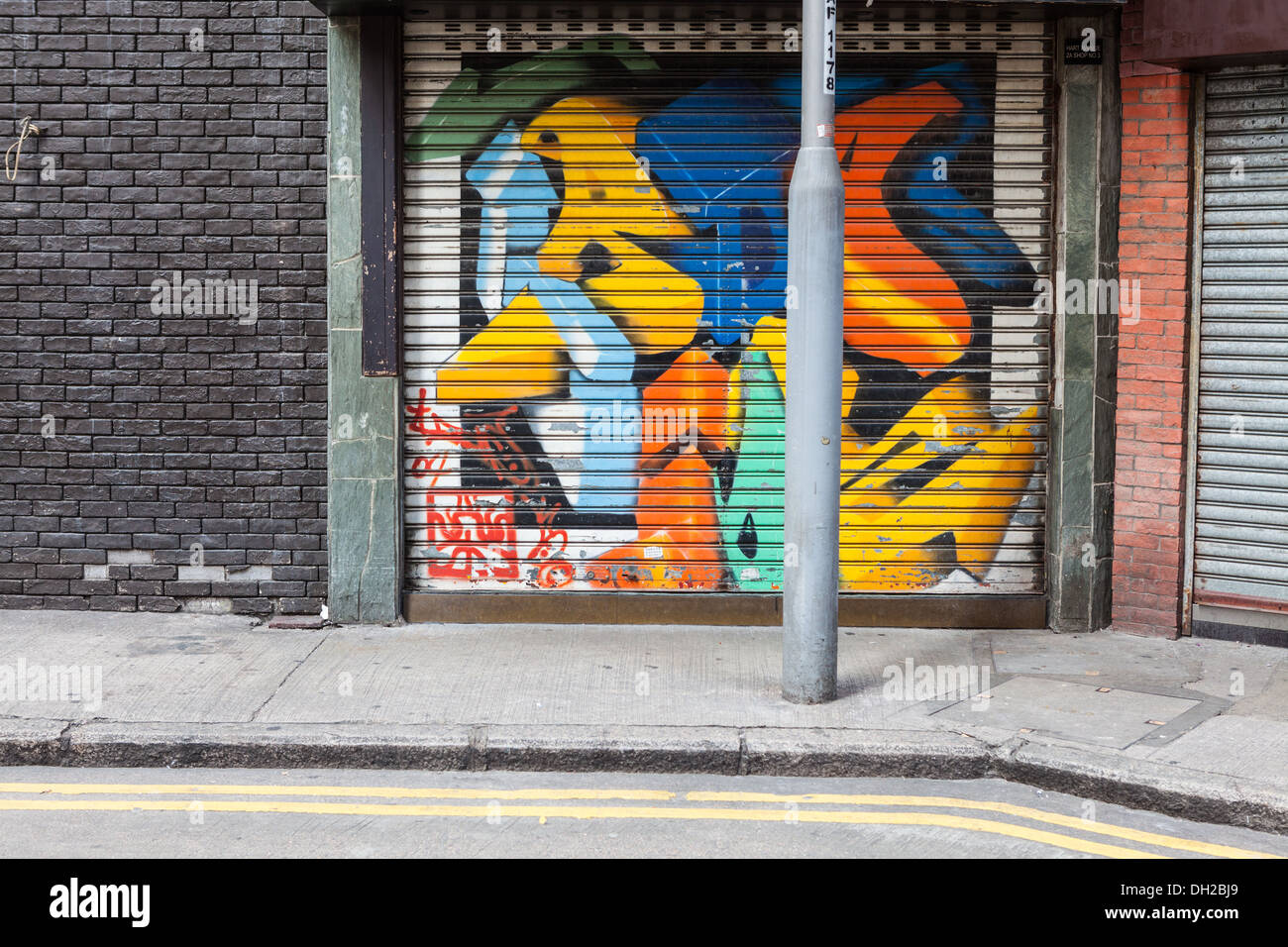 Empty street graffiti background Stock Photo - Alamy