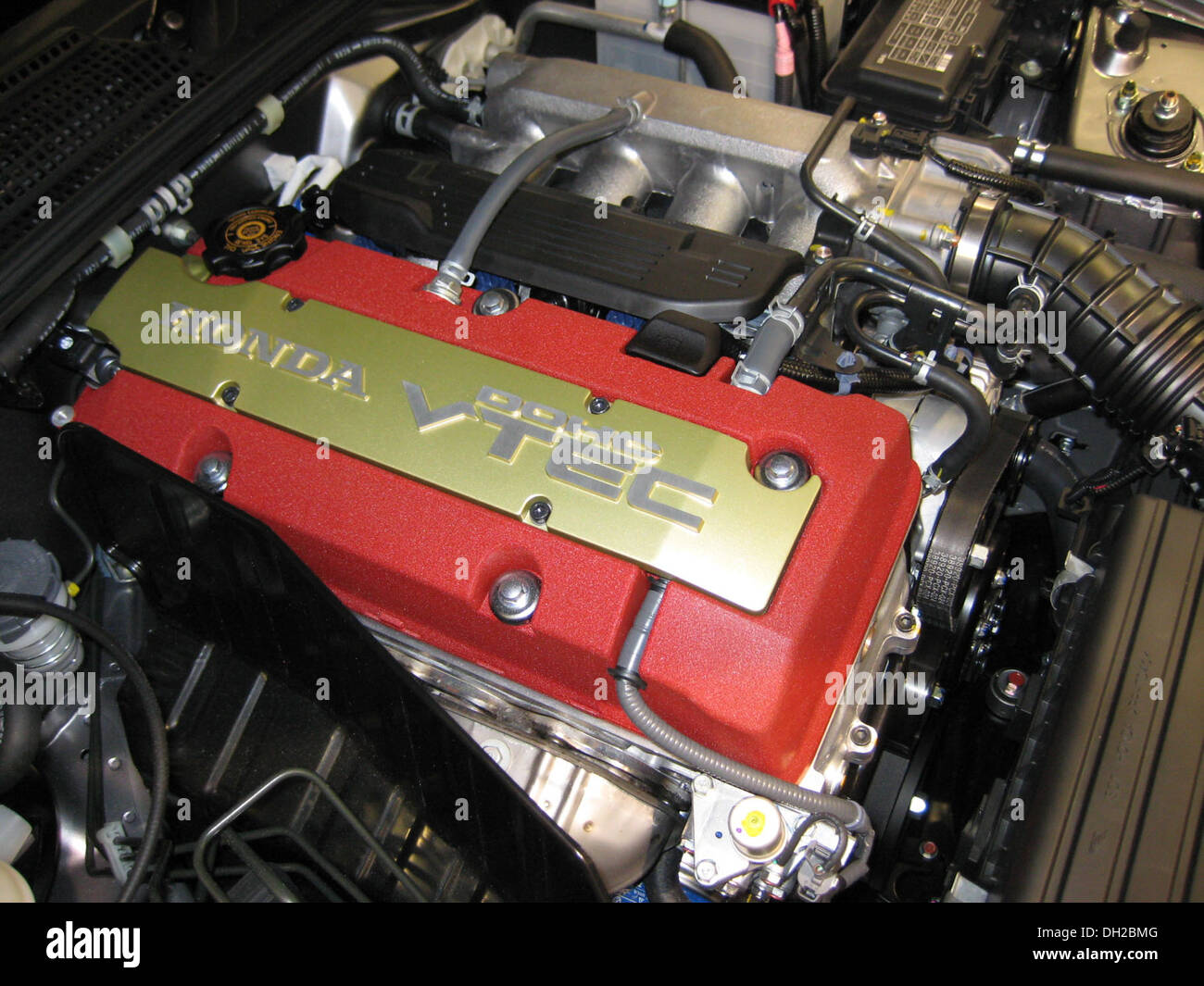 Honda engine hi-res stock photography and images - Alamy