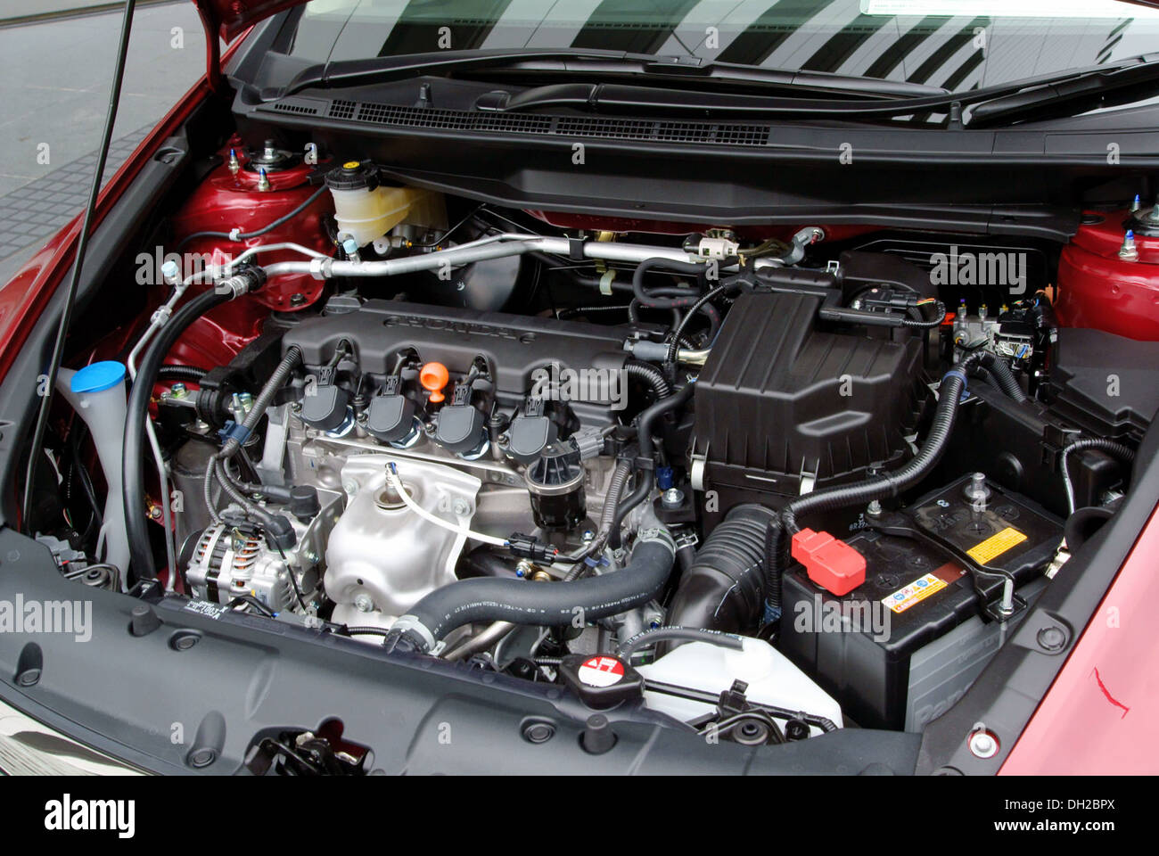 Honda R20A Engine 02 Stock Photo - Alamy