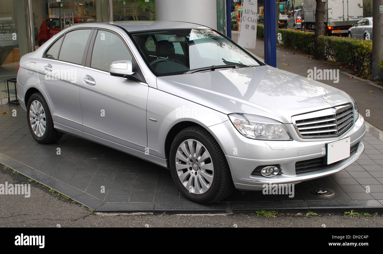 The Mercedes-Benz W204 C200 is part of the C-Class lineup, known for ...