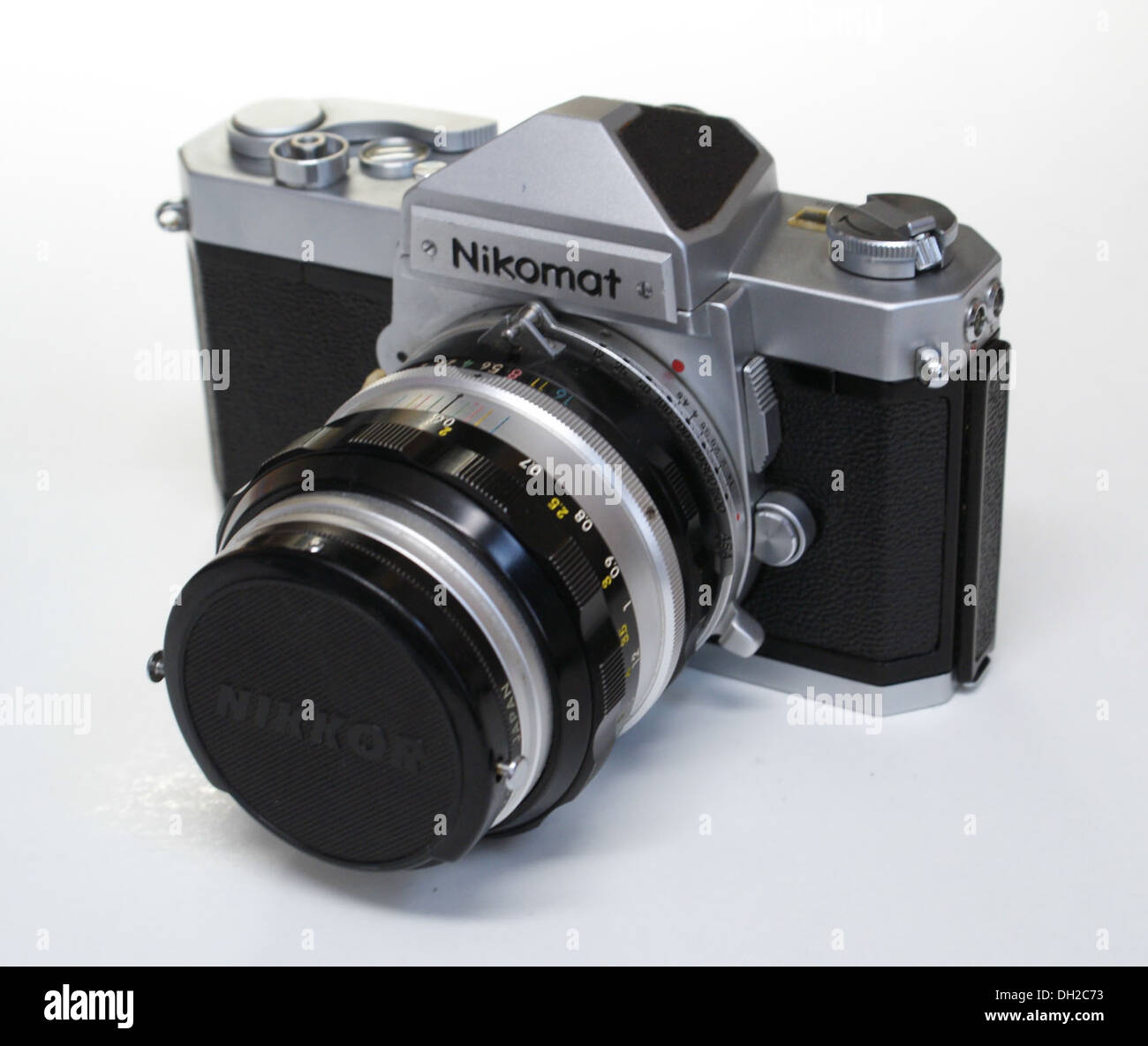 The Nikon Nikomat FT 01 is a 35mm film camera released in the 1960s ...