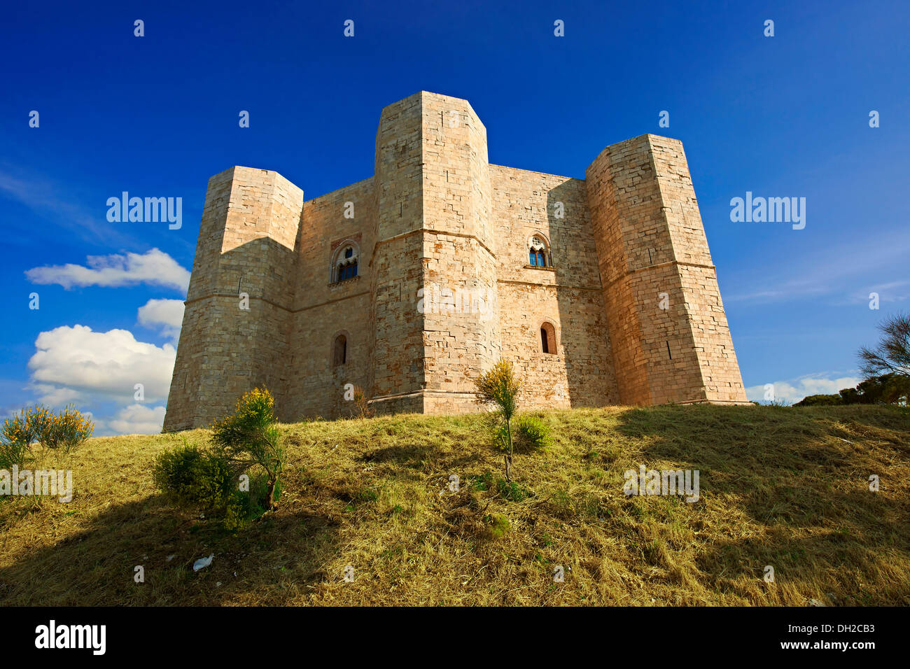 Castel del monte castle hi-res stock photography and images - Alamy