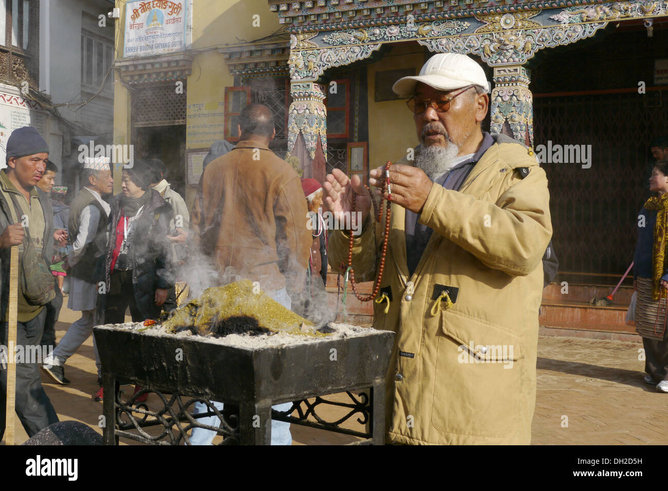 Stupa incense burner stupa hi-res stock photography and images - Alamy