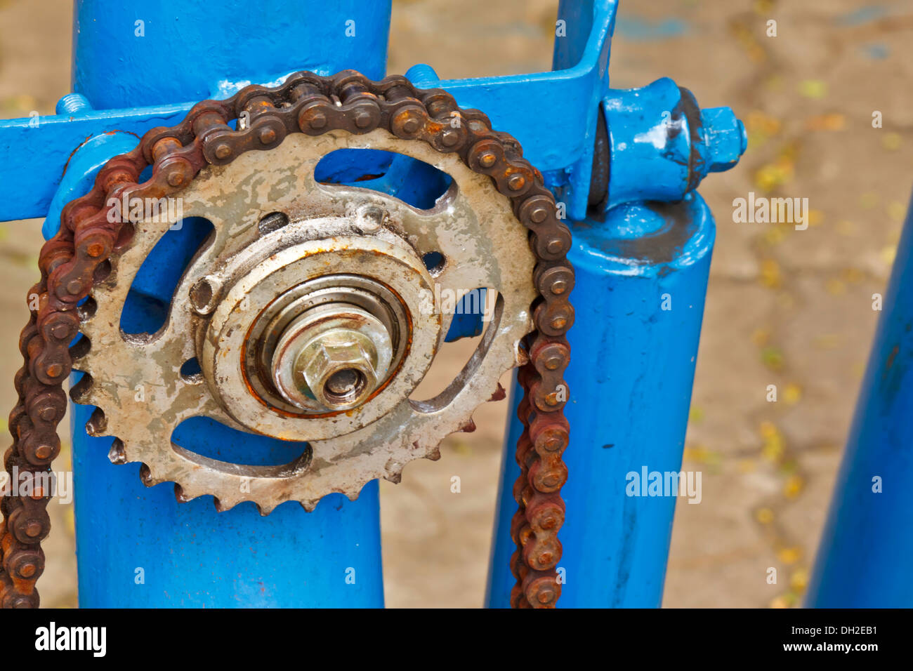 Chain wheels hi-res stock photography and images - Alamy