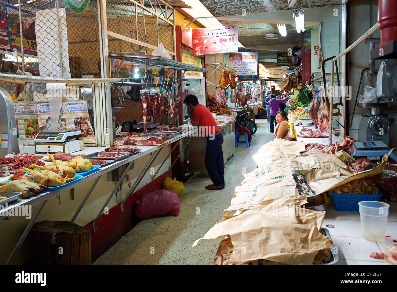 Butchers stall in indoor market hi-res stock photography and images - Alamy