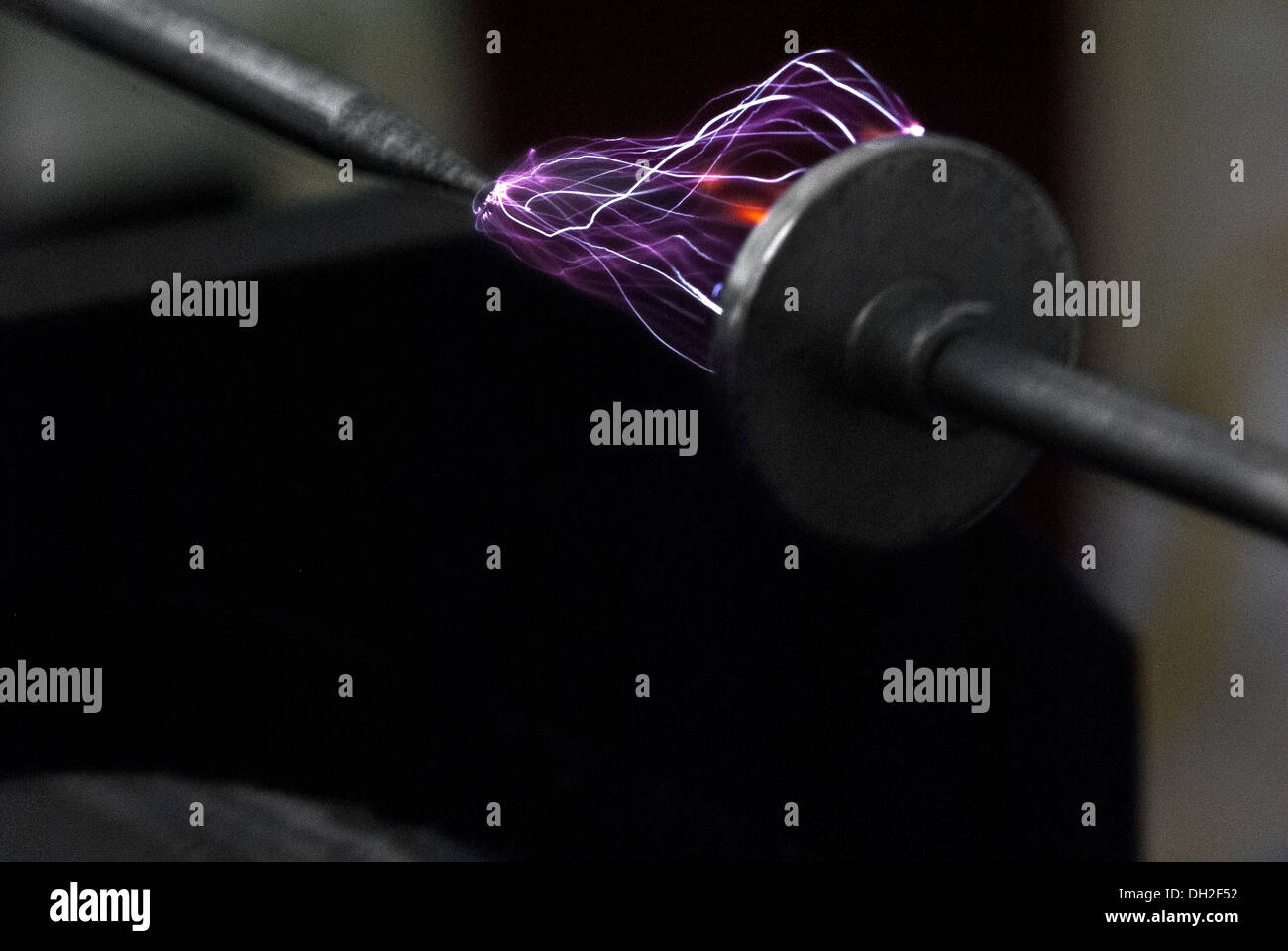 LIGHTNING IN THE LABORATORY Stock Photo - Alamy