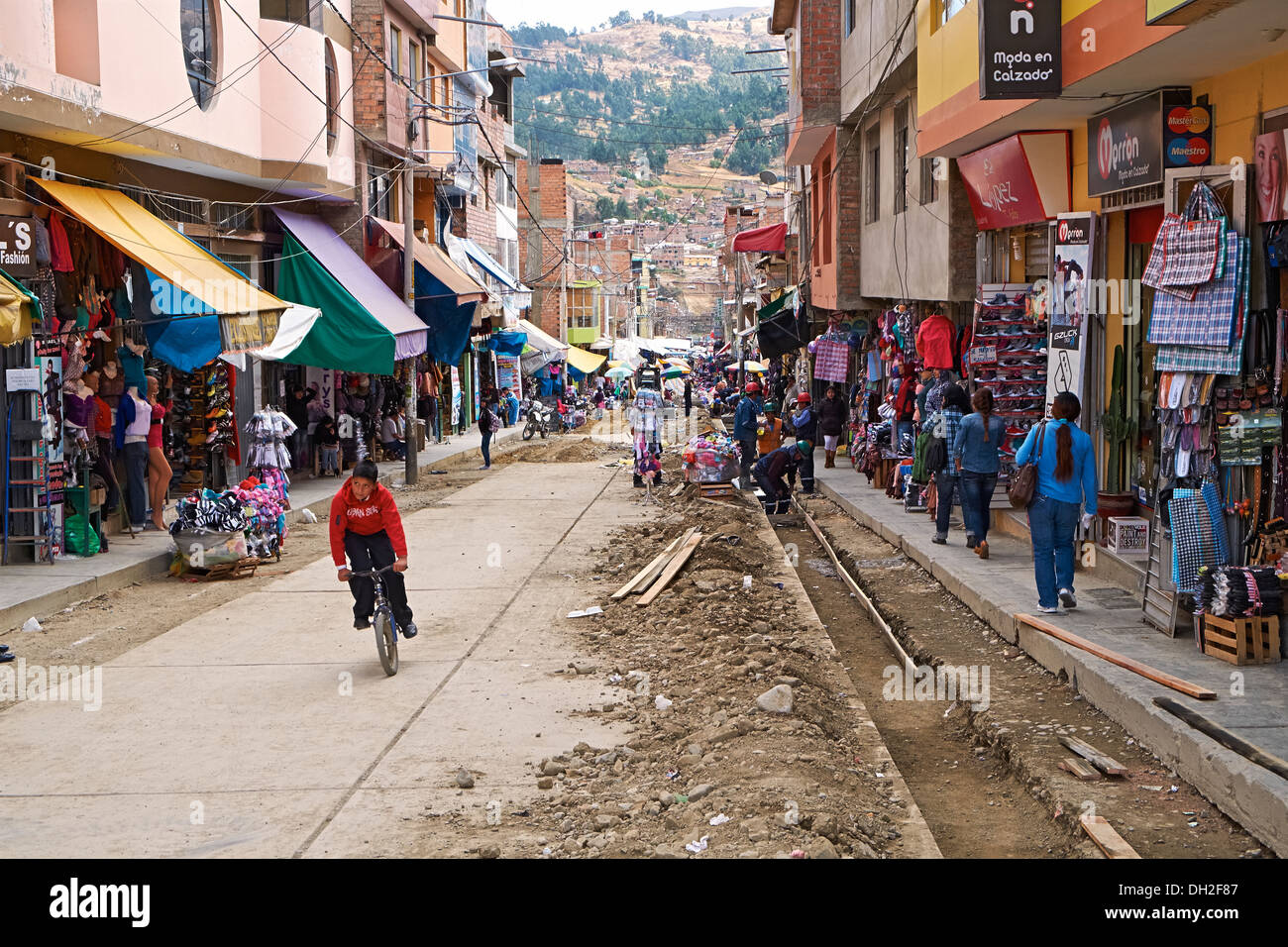 Busy streets of Huaraz In Peru, South America Stock Photo: 62136151 - Alamy