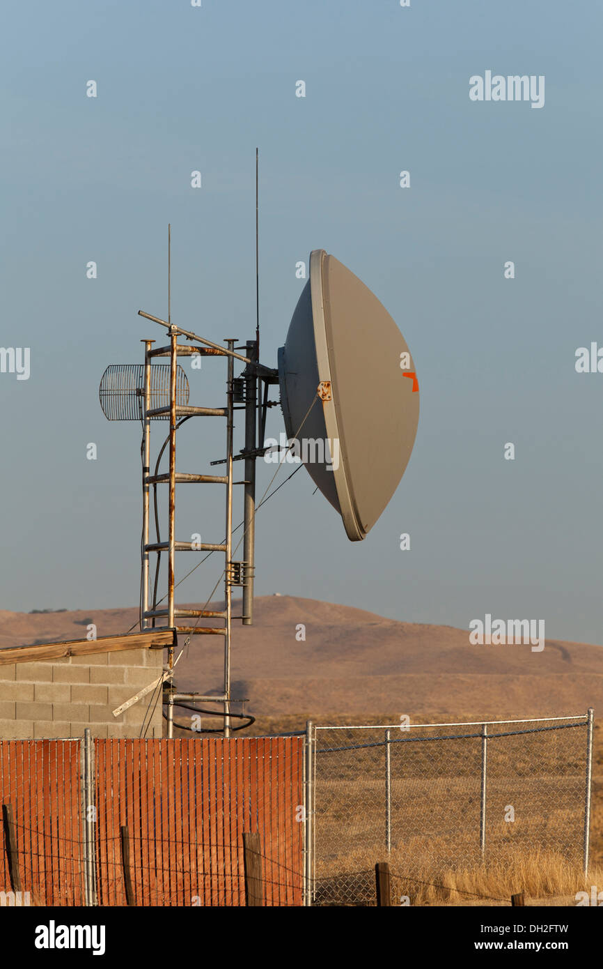 Microwave antenna - California, USA Stock Photo - Alamy