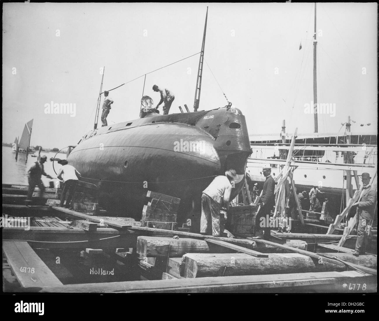 Early shipbuilding Black and White Stock Photos & Images - Alamy