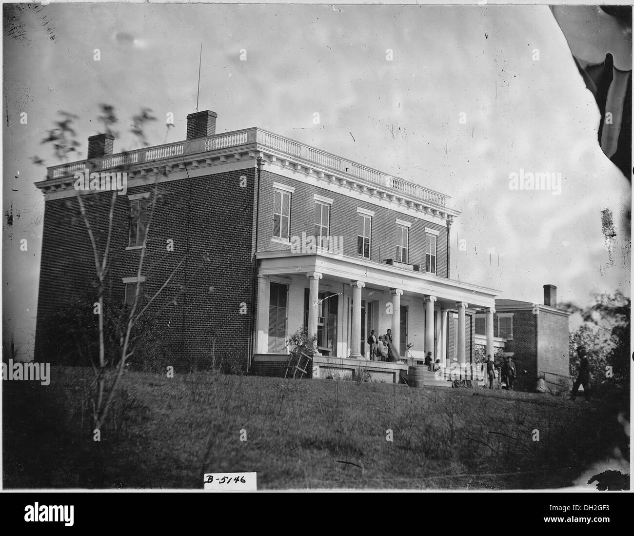 Riverfront homes Black and White Stock Photos & Images - Alamy