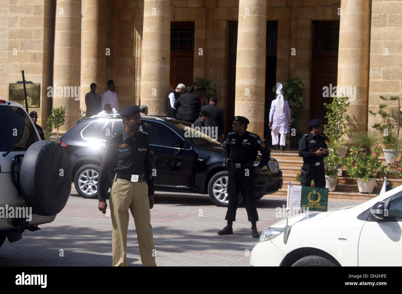 Chief Justice Pakistan, Iftikhar Muhammad Chaudhry comes to Supreme ...
