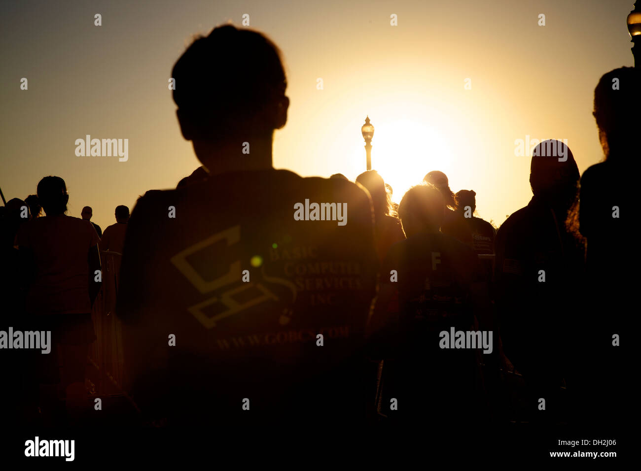 Chicago Marathon runners completed the 2013 Chicago Marathon Banck Of ...