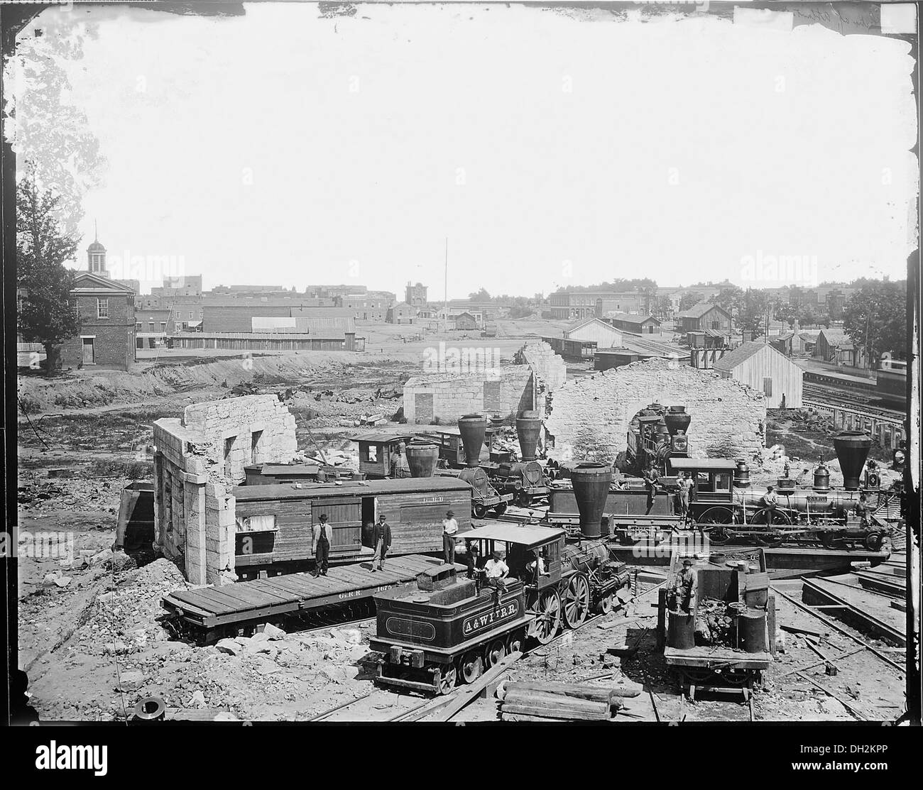 Ruins city after war Black and White Stock Photos & Images - Alamy