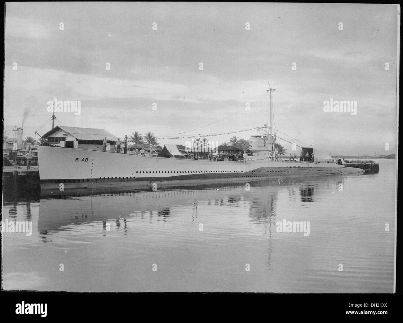 The image shows the S48 (SS159) submarine docked at port on May 16 ...