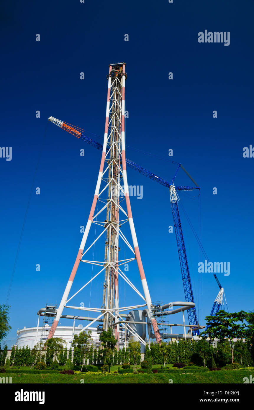Factory smoke flare petrochemical plant hi-res stock photography and ...