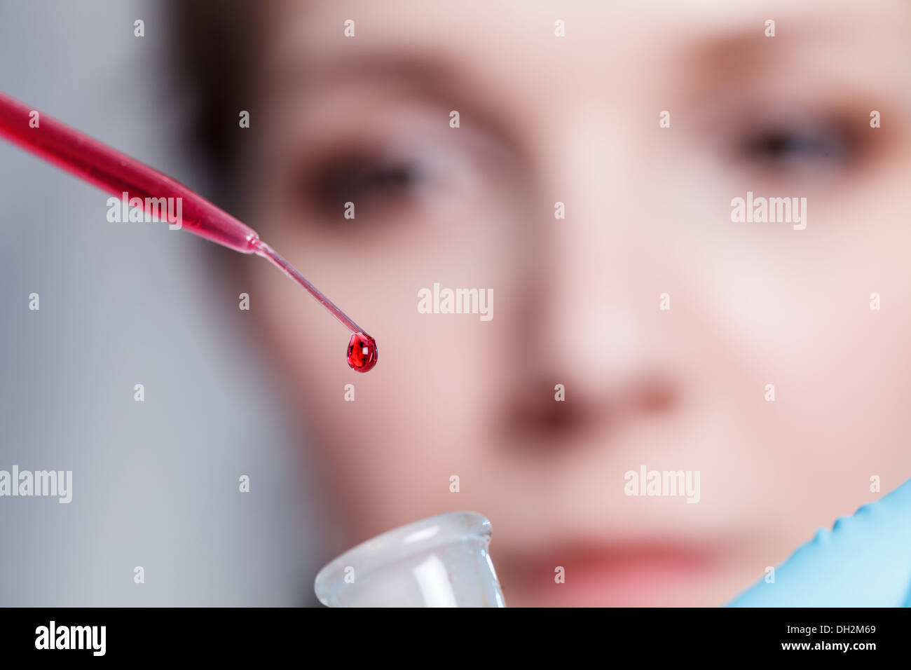 laboratory assistant girl in the genetics laboratory Stock Photo - Alamy