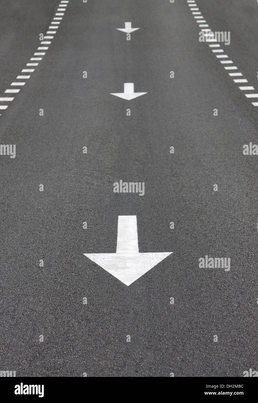 Arrows lines on white hi-res stock photography and images - Alamy