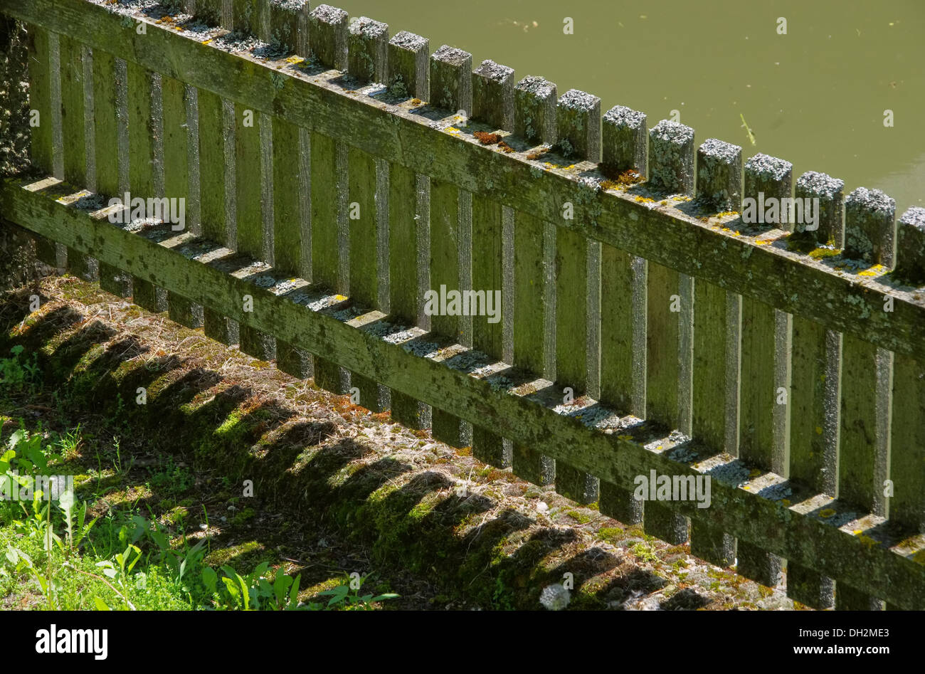 Stockade fence hi-res stock photography and images - Alamy