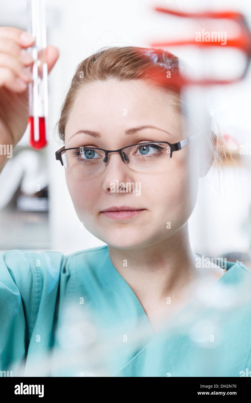girl in a chemistry lab Stock Photo - Alamy