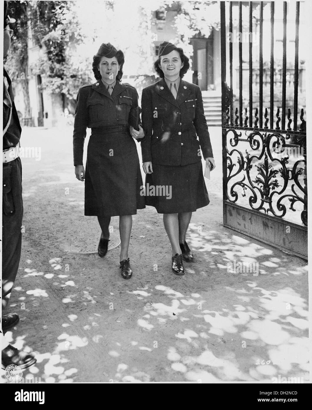 1940s telephone operators hi-res stock photography and images - Alamy