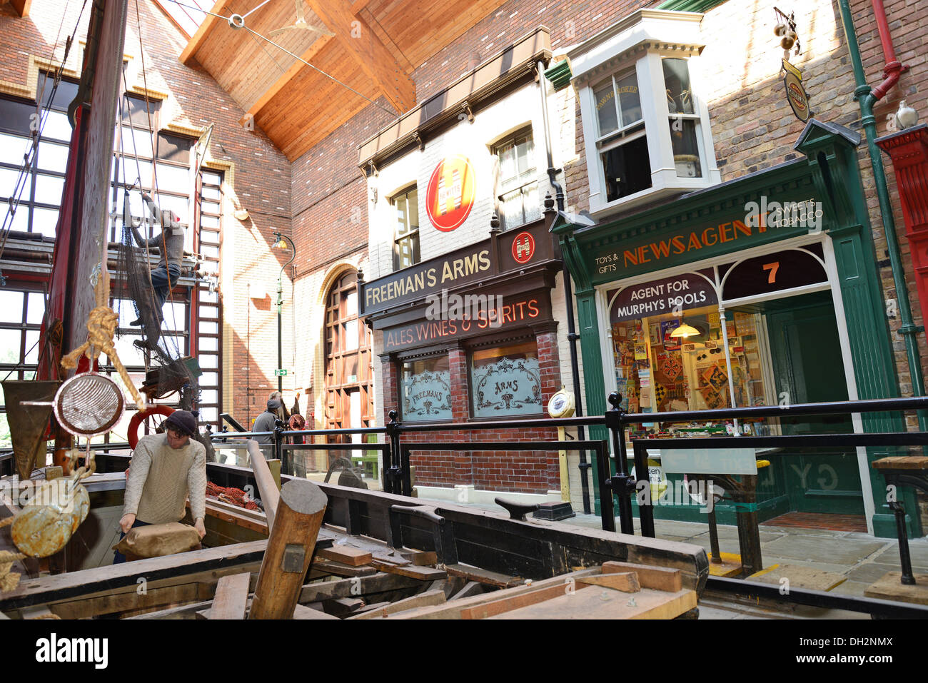 Alexandra dock hi-res stock photography and images - Alamy