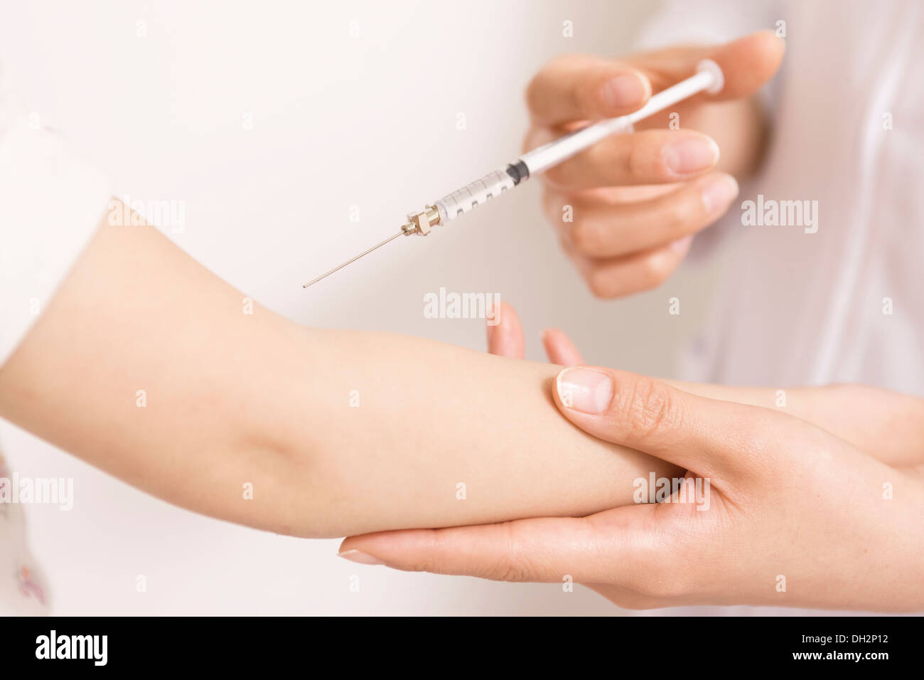 Injection girl arm close hi-res stock photography and images - Alamy