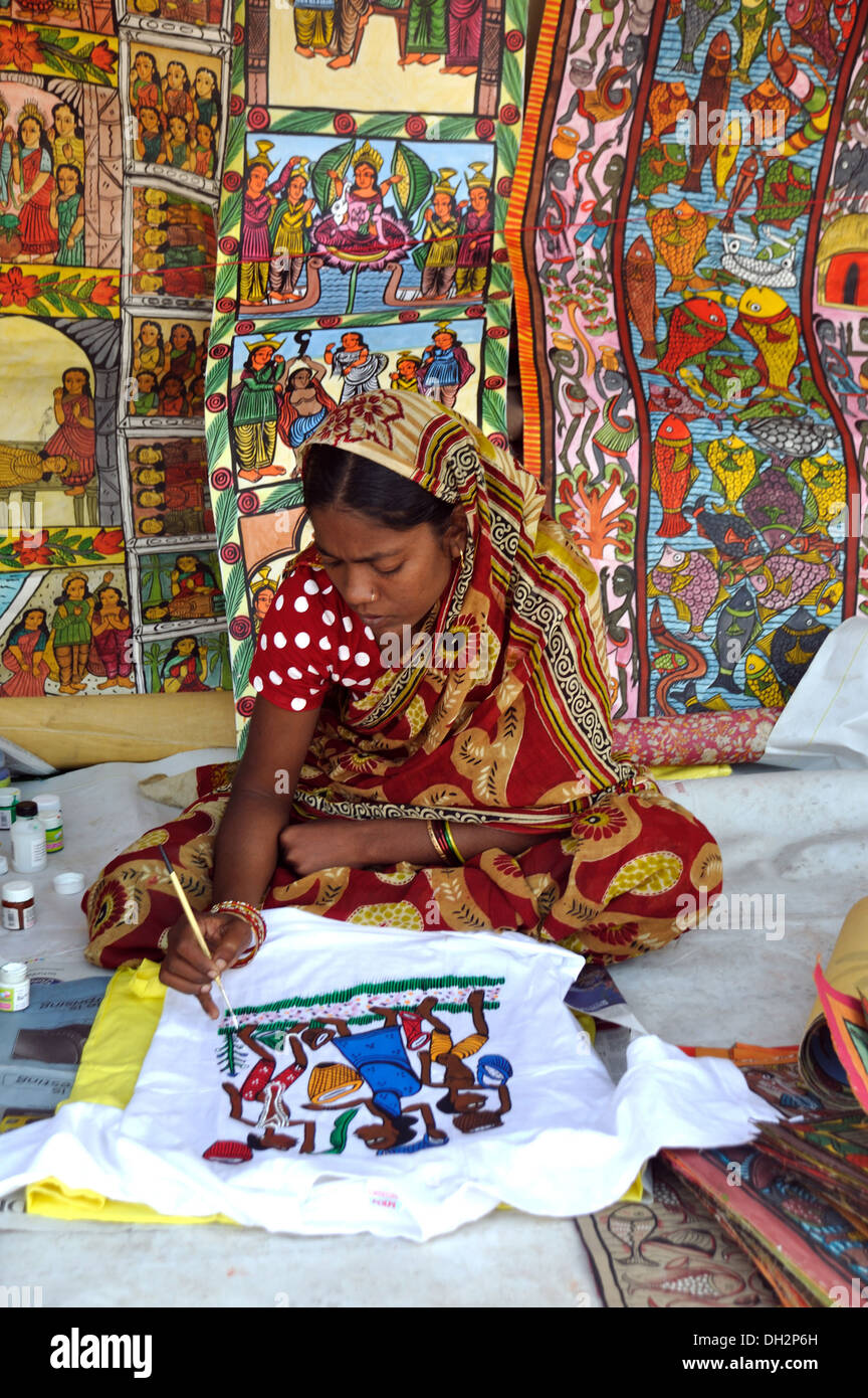 patachitra painter midnapur west bengal India Stock Photo - Alamy