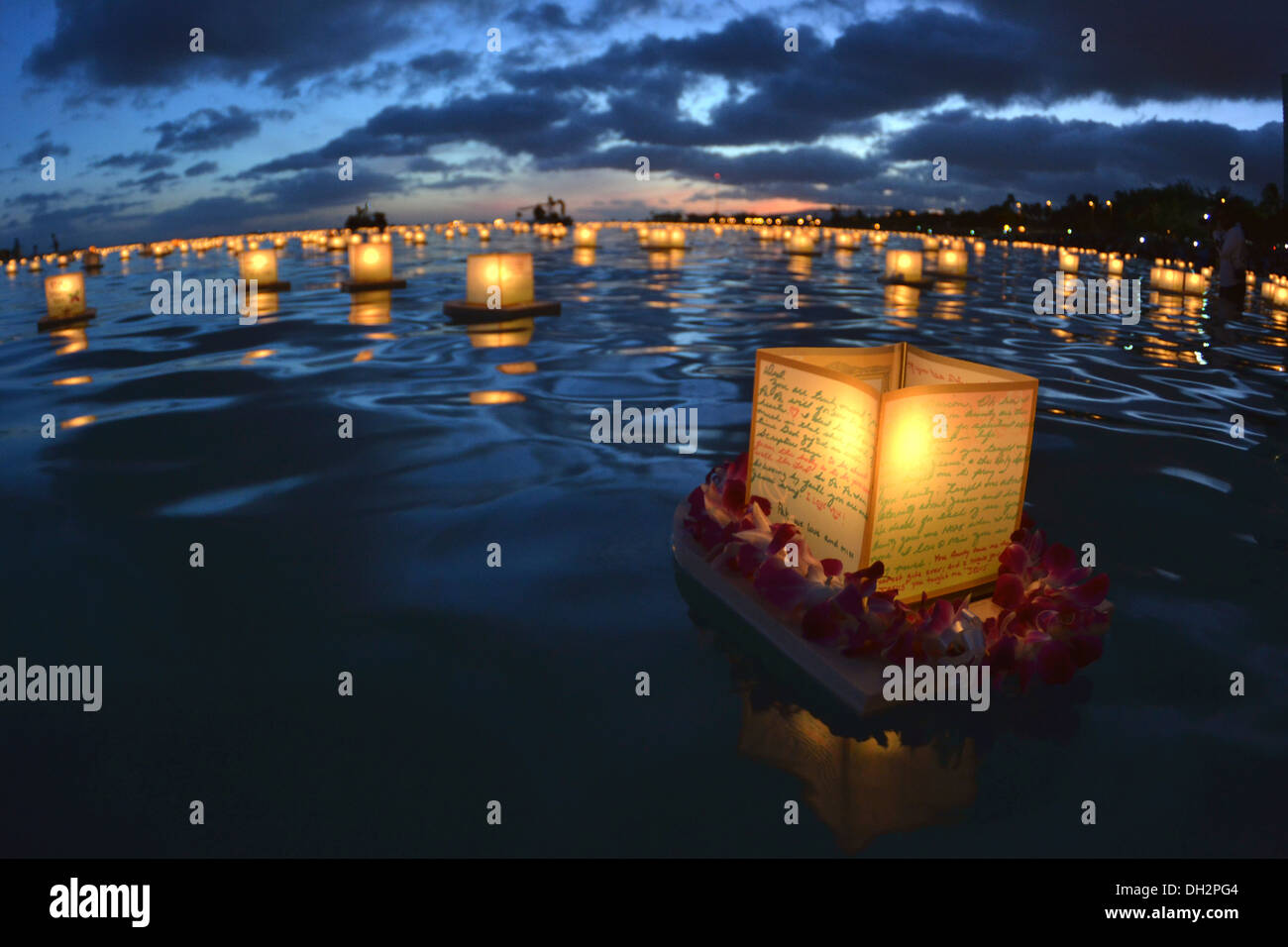 Floating lanterns hawaii hi-res stock photography and images - Alamy