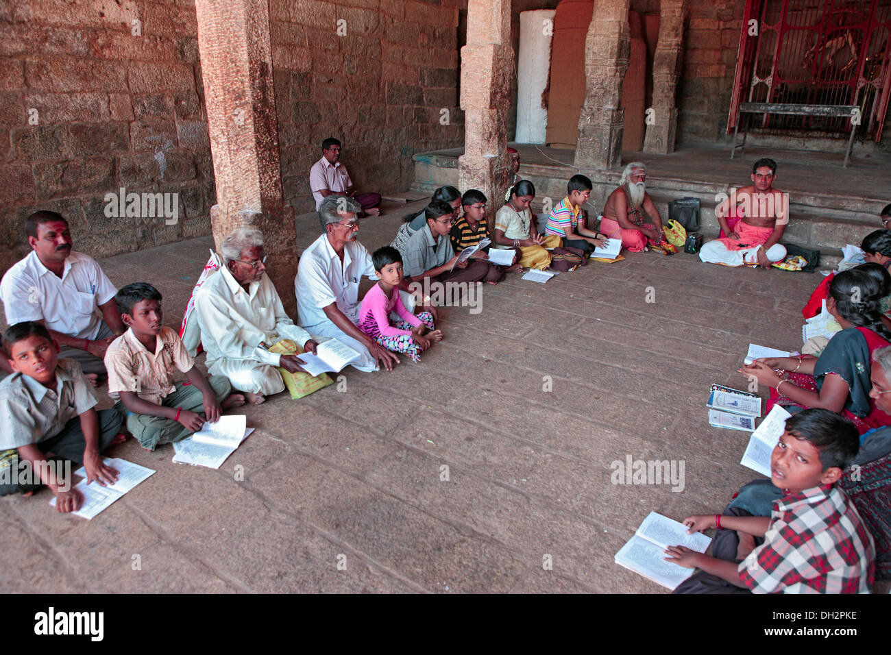 Children learning hindu vedic scriptures from pandit thanjavur ...