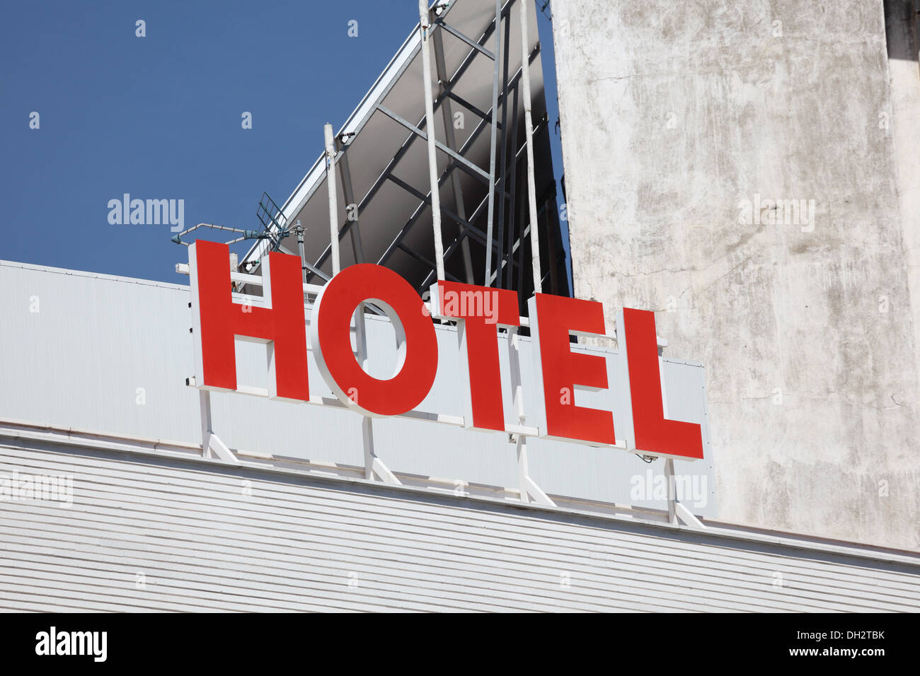Hotel rooms sign hi-res stock photography and images - Alamy