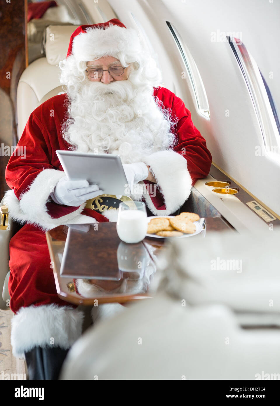 Man in santa costume using hi-res stock photography and images - Alamy