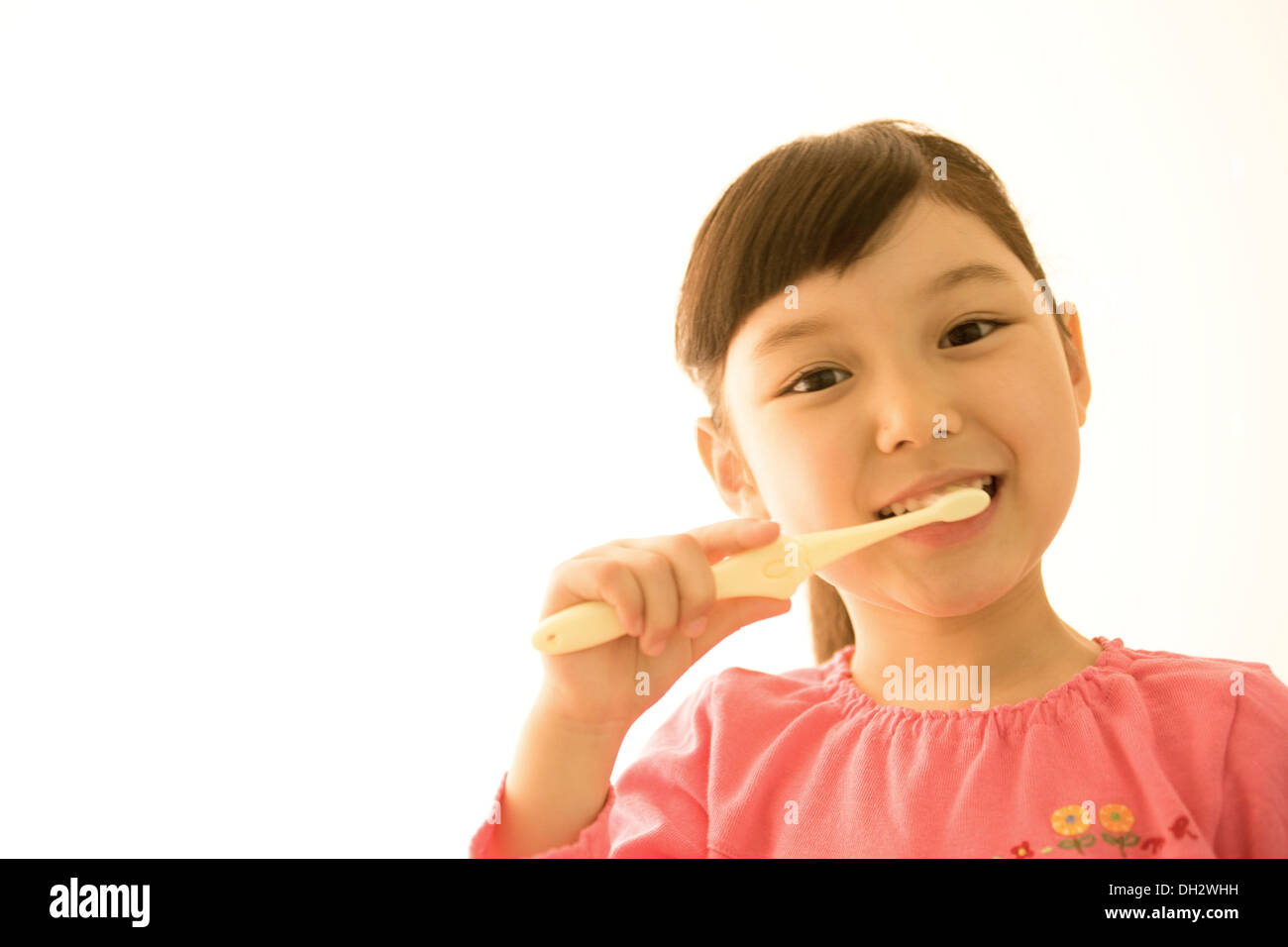 Teeth color hi-res stock photography and images - Alamy