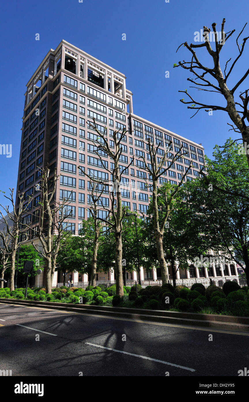 25 Cabot Square, Canary Wharf, Docklands, London E14, United Kingdom ...